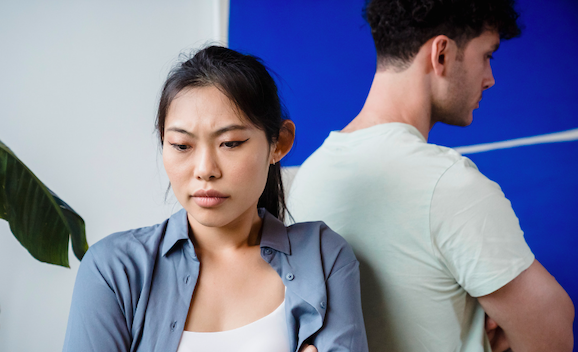 What is Emotional Availability? (& 3 Ways to Deal with an Emotionally Unavailable Partner)